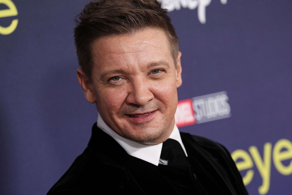 Jeremy Renner : Divorce houleux, menaces de mort, accident... retour ...